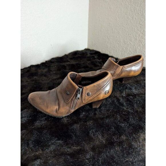 Born | Shoes | Bornankle Bootie Brown Size 75 Womens Leather Zip Up ...